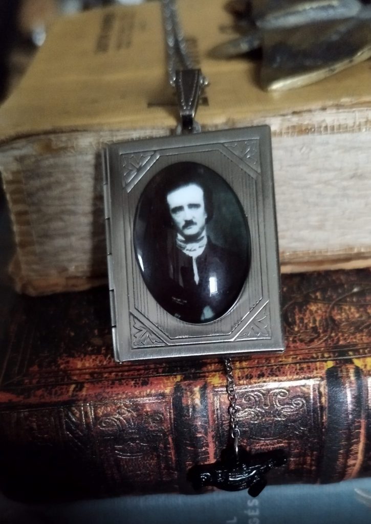 Collier Edgar Poe, Romantisme sombre - Pivoine Onirique